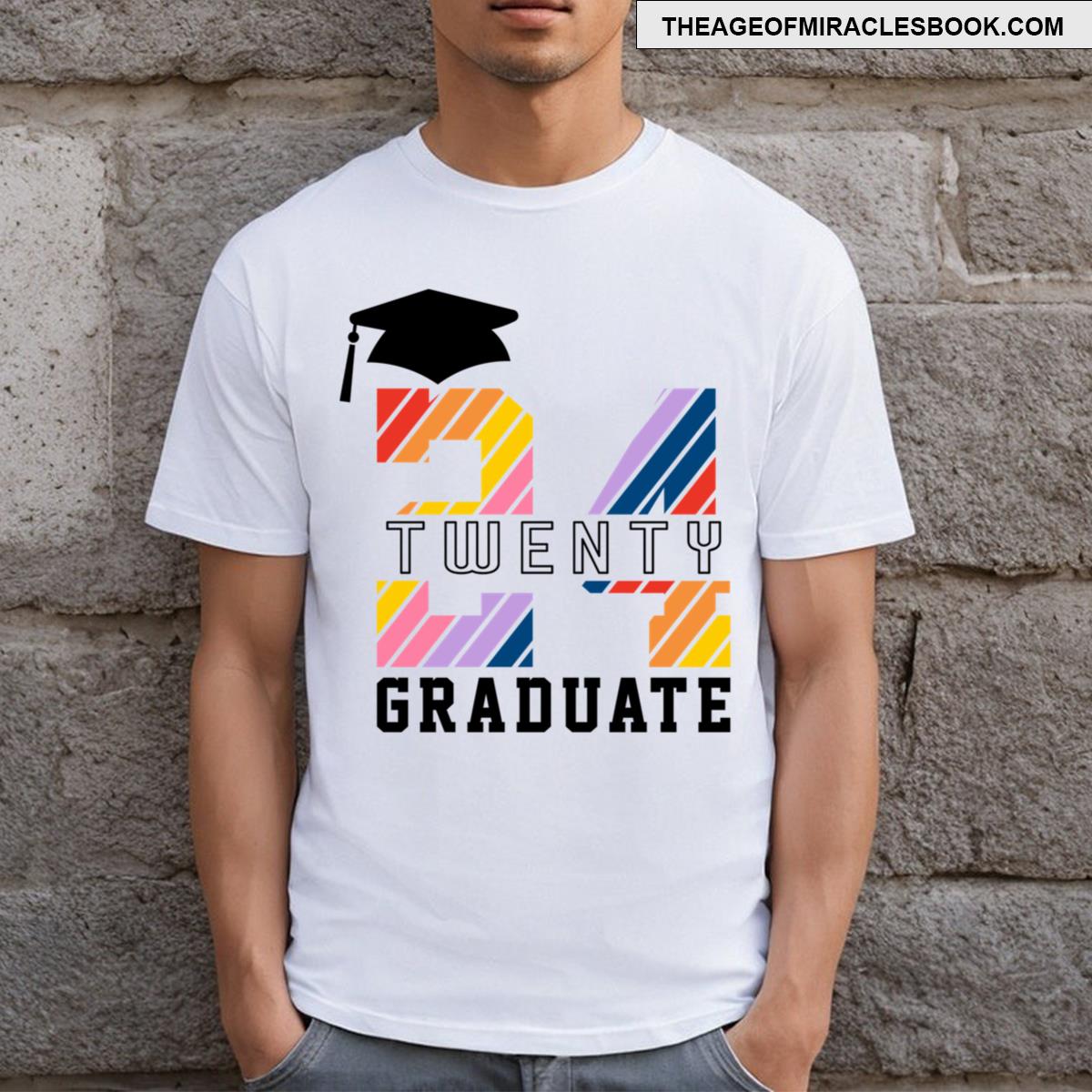 Graduate 2024 High School Essential T-shirt