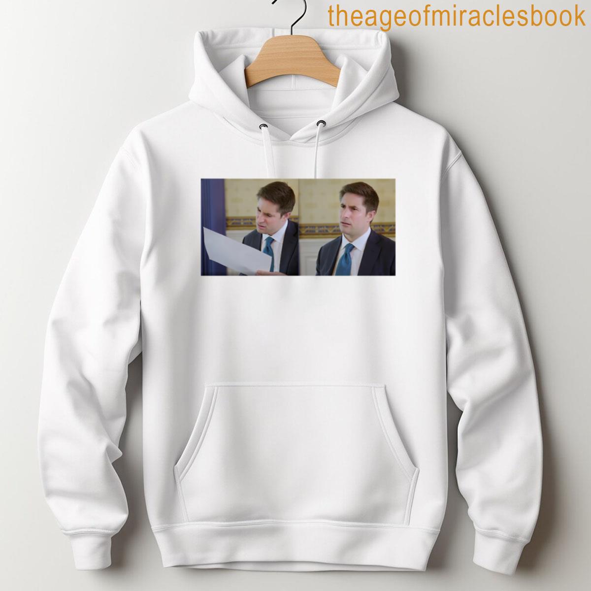 Hd Jonathan Swan Reaction Trump Oversized T-shirt