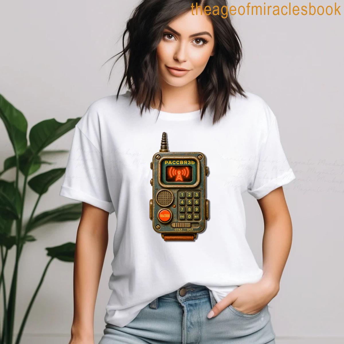 Retro Soviet Communicator Vintage Tech Pop Design T-shirt