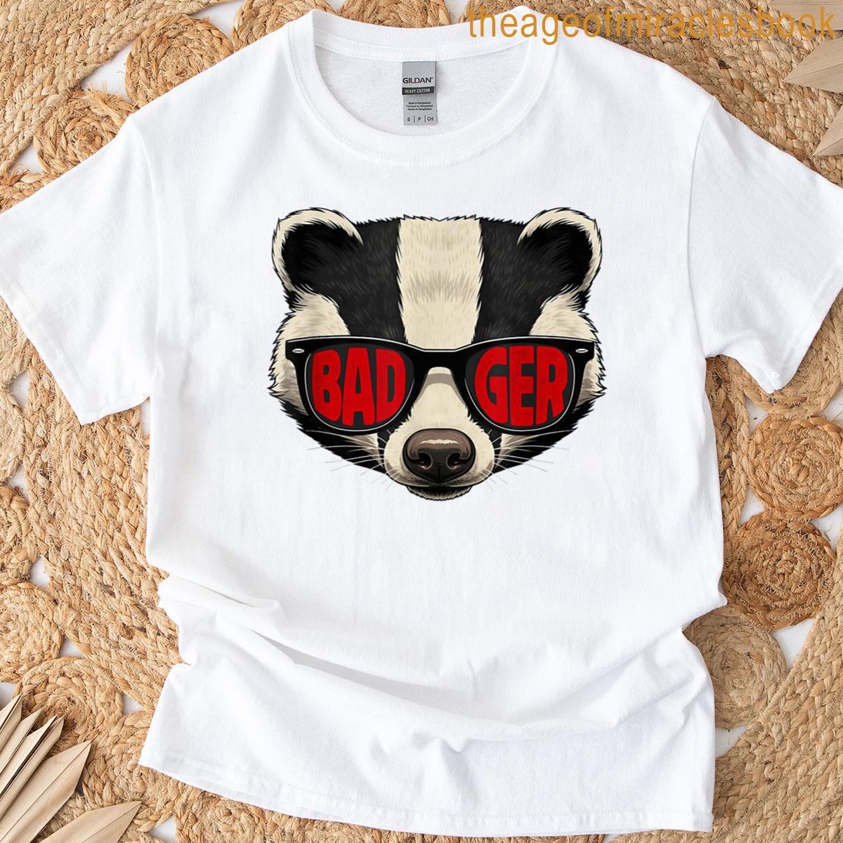 Vintage Badgers Heart Throwback Badgers Name Lover Animals T-shirt